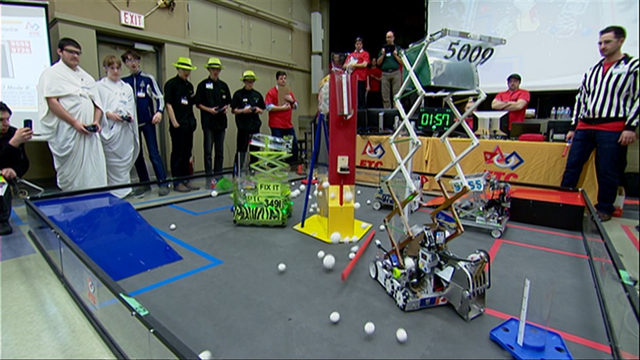 Concours de robotique à l'École secondaire Maurice-Lavallée | Radio ...