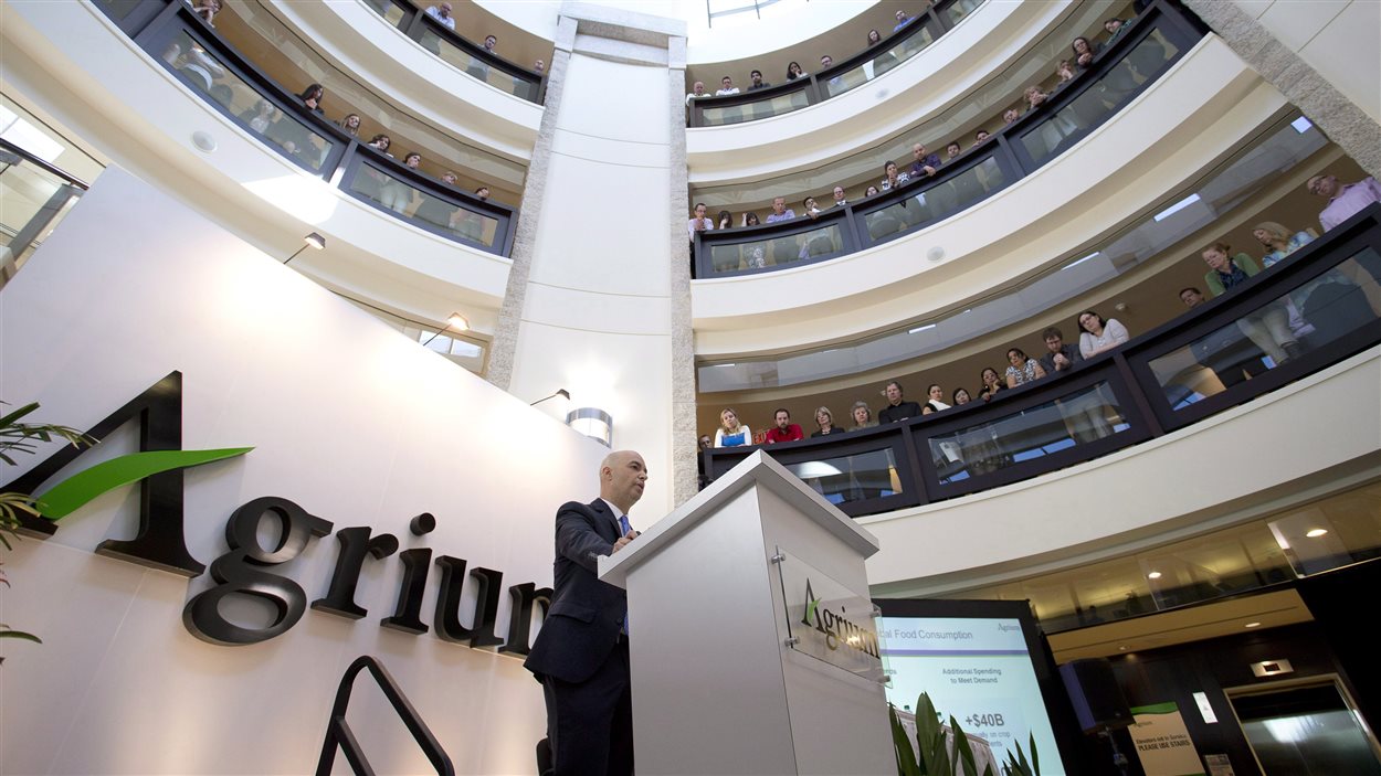 Baisse de 50 % des revenus d’Agrium | Radio-Canada