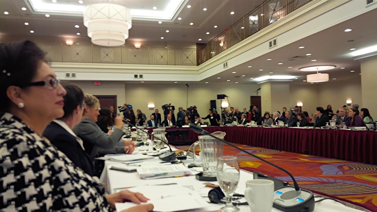 Table ronde sur les femmes autochtones : un « bon début » | Radio-Canada.ca