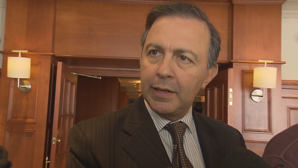 Le service rapide par bus ne fait pas l'unanimité | Radio-Canada