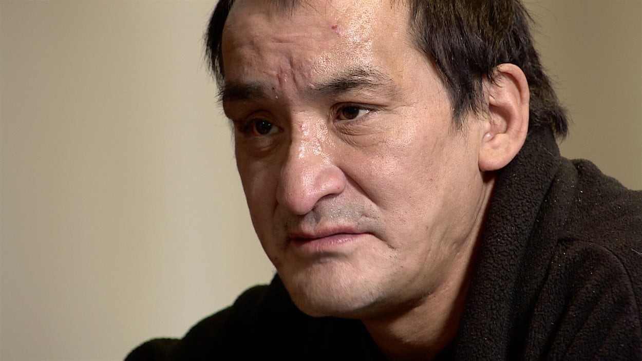 Un sans-abri qui a fait sensation sur YouTube a maintenant un toit ...