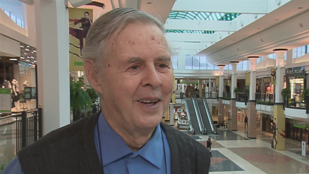 Club de marche Laurier : marcher plutôt que courir les magasins | Radio-Canada