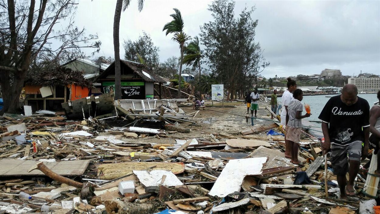 Des milliers de sans-abri après le cyclone dévastateur dans l'archipel ...