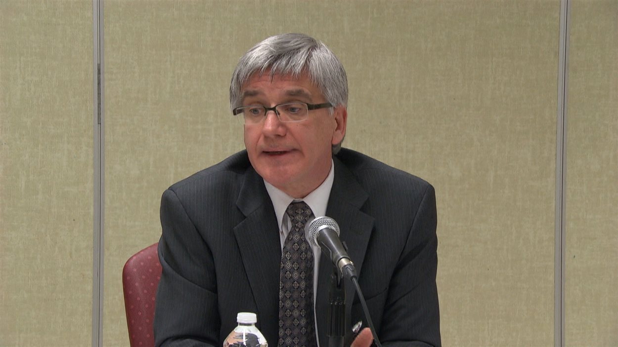 Jean Hébert recevra 233 000 $ pour diriger le CISSSO | Radio-Canada