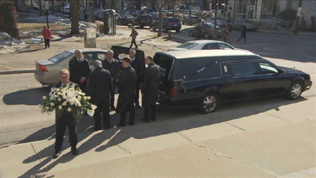 Dernier hommage au conseiller municipal de Trois-Rivières, Jean Perron ...