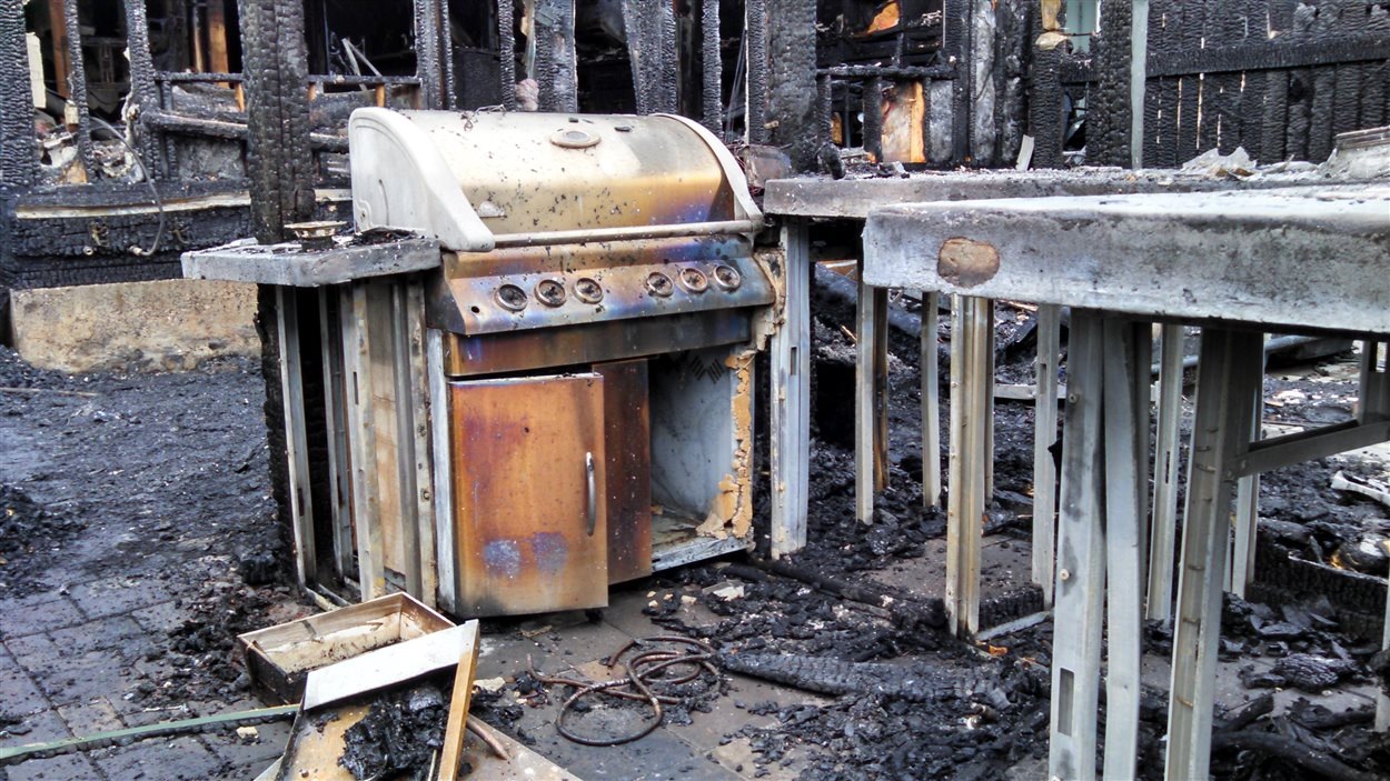 Incendie à Edmonton : 1,8 M$ de dégâts à cause d’un barbecue | Radio-Canada