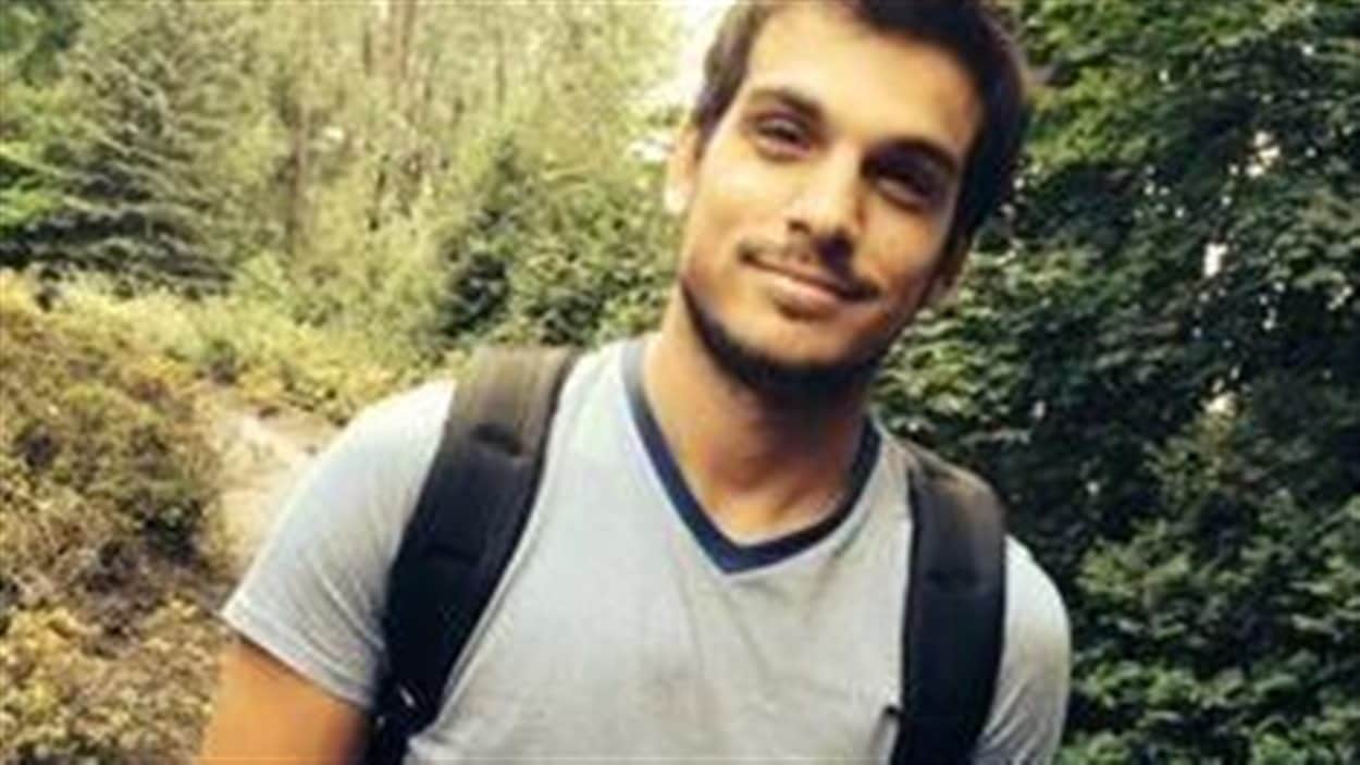 Un fraudeur de 21 ans plaide coupable | Radio-Canada