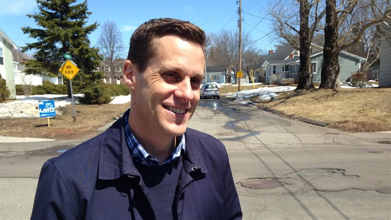 Les candidats aux élections à l'Î.-P.-É. redoublent d'ardeur | Radio-Canada