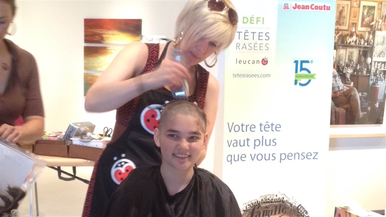 Leucan tient son premier Défi têtes rasées à Ville-Marie | Radio-Canada