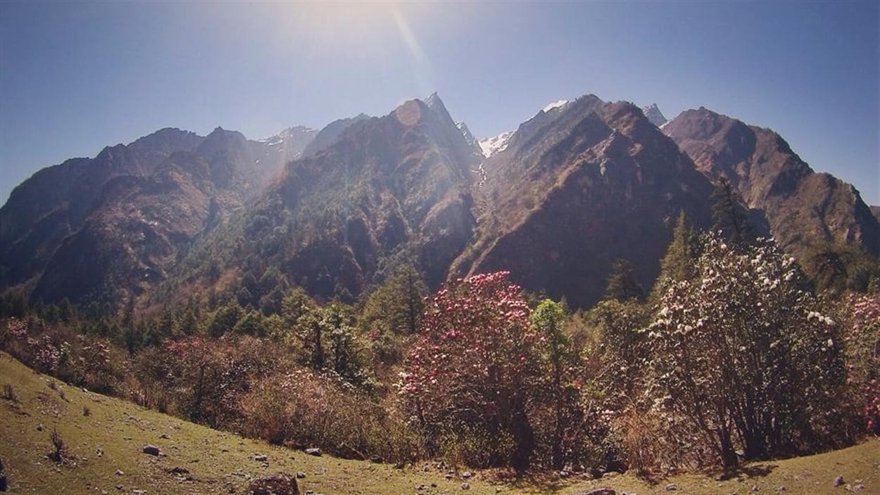 Deux Gaspésiennes, un Népalais: une équipe | Radio-Canada