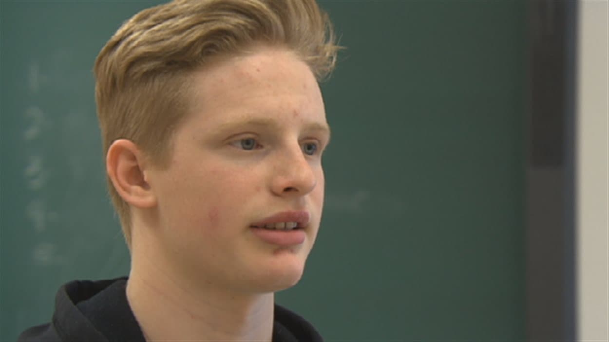 Fin de saison au hockey et retour sur les bancs d'école | Radio-Canada.ca