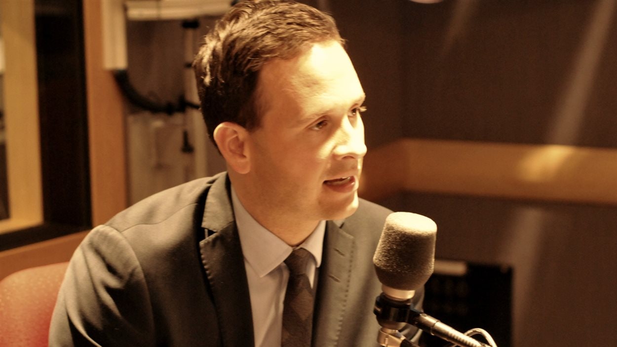 Alexandre Cloutier promet des fournitures scolaires gratuites pour tous ...