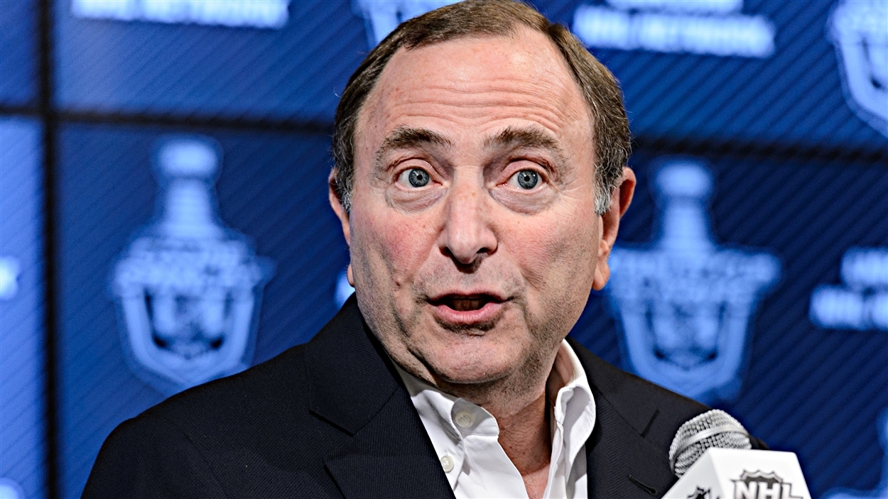 Bettman parle de plafond et de commotions | Radio-Canada