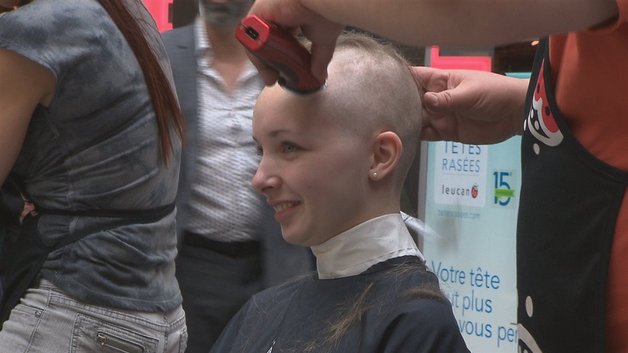 Défi têtes rasées : en route vers le record Guinness | Radio-Canada