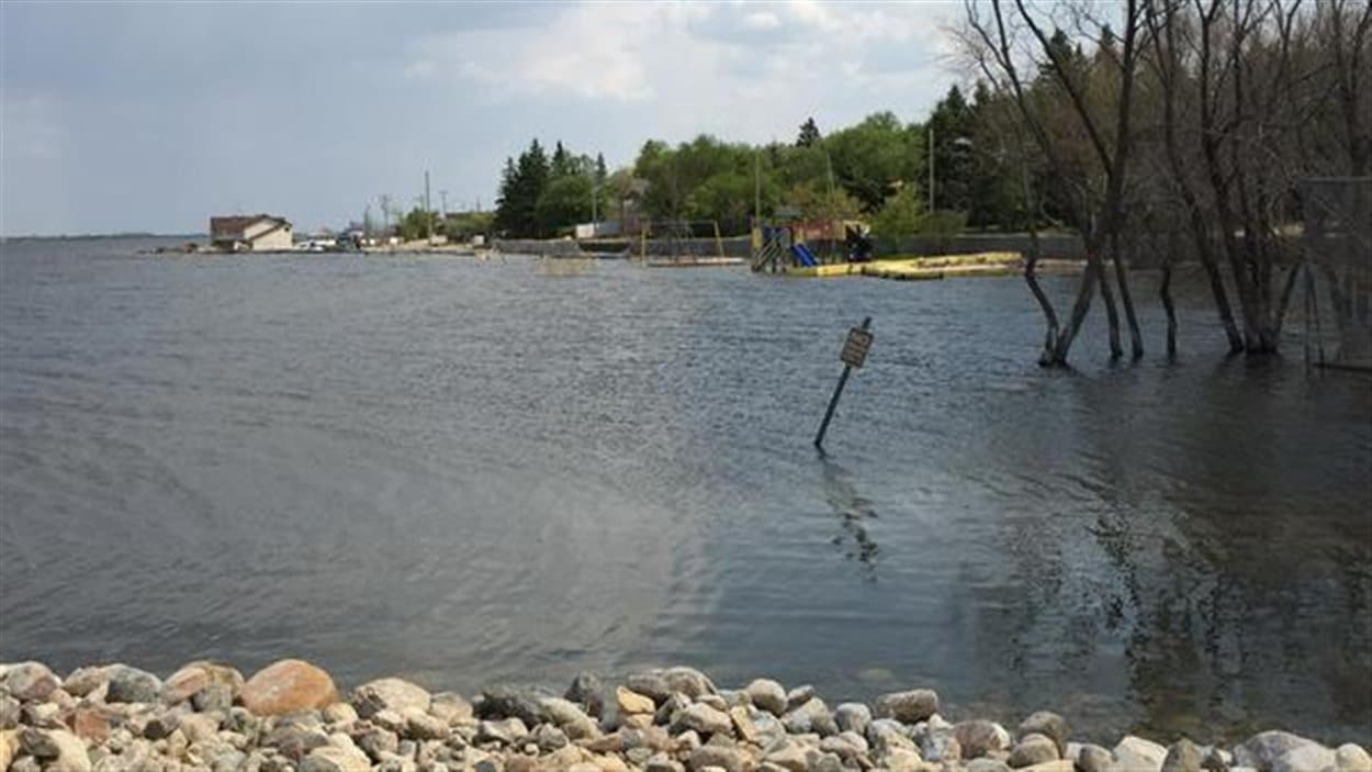 Manitou Beach reçoit 3,9 M$ pour gérer ses crues | Radio-Canada