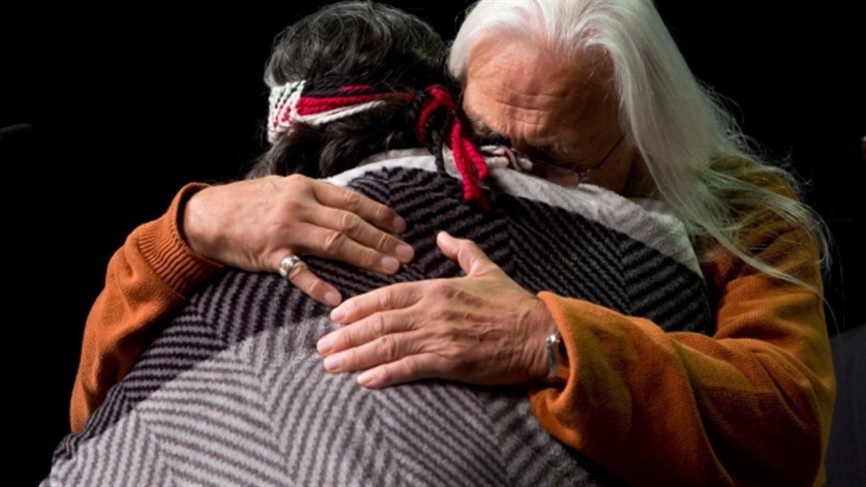 Des survivants manitobains des pensionnats autochtones à Ottawa | Radio-Canada