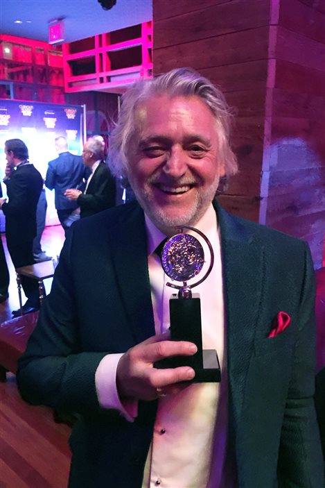 Des productions de Just for Laughs remportent six prix Tony à New York ...