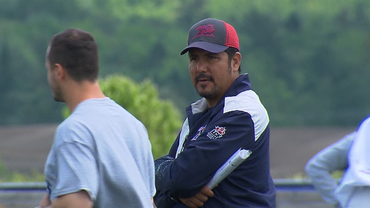 Anthony Calvillo prend les quarts sous son aile | Radio-Canada