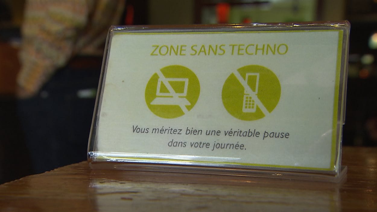 Les zones sans cellulaire ont la cote | Radio-Canada