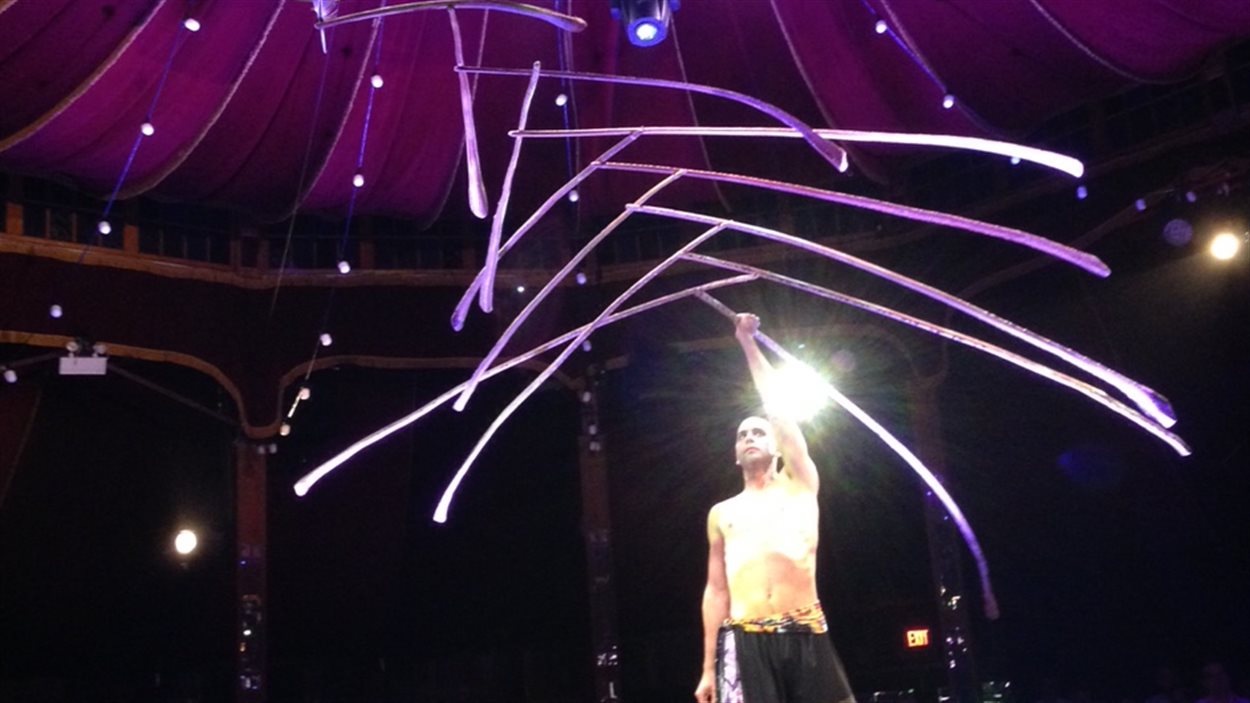 Le cirque Empire en met plein la vue aux gens de Québec | Radio-Canada