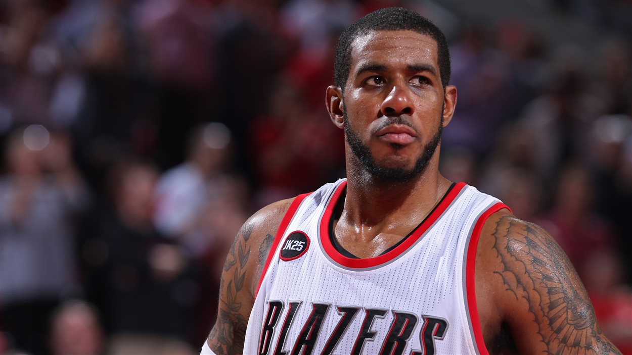 LaMarcus Aldridge signe avec les Spurs | Radio-Canada