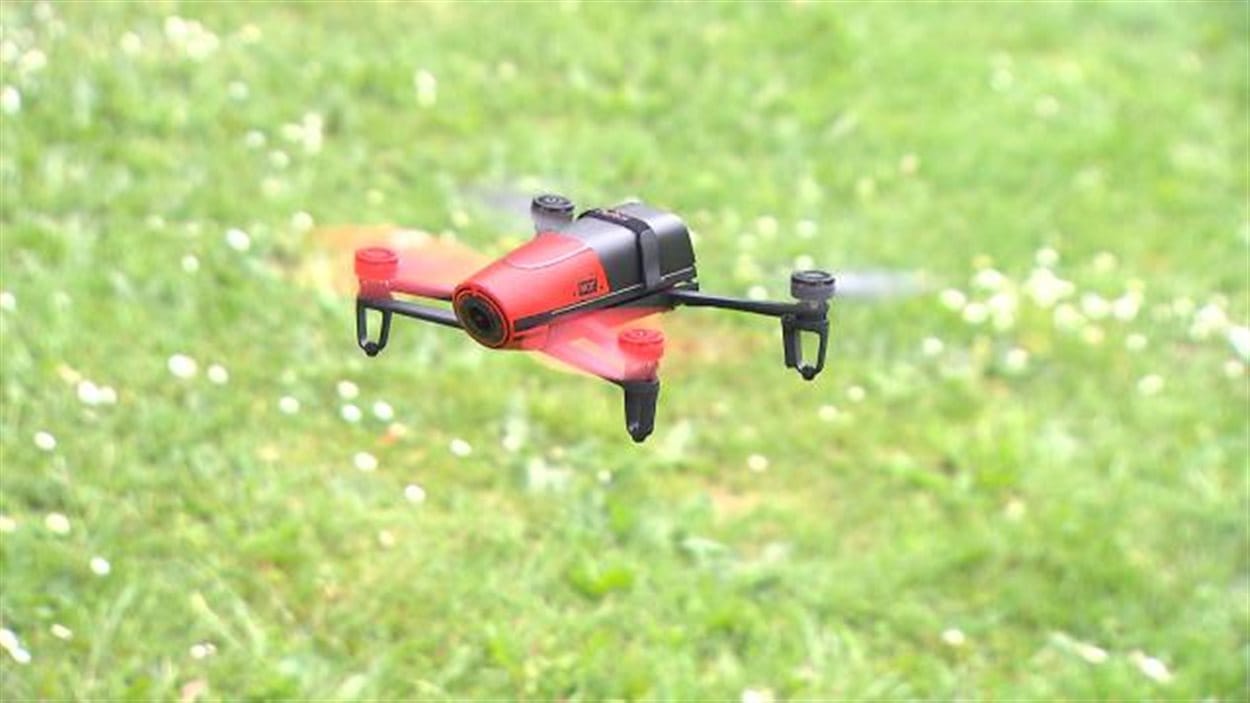 Techno : nouveau drone d'une entreprise française à l'essai | Radio-Canada
