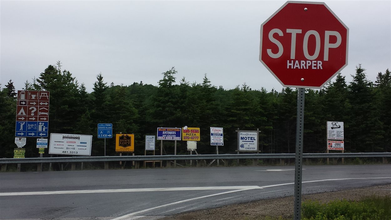 La campagne « Arrêtons Harper » déferle sur la Nouvelle-Écosse | Radio ...