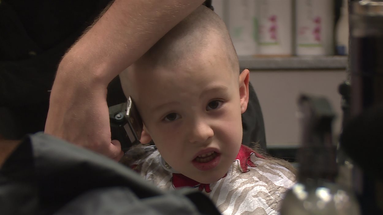 Aider les jeunes adultes atteints d'un cancer | Radio-Canada