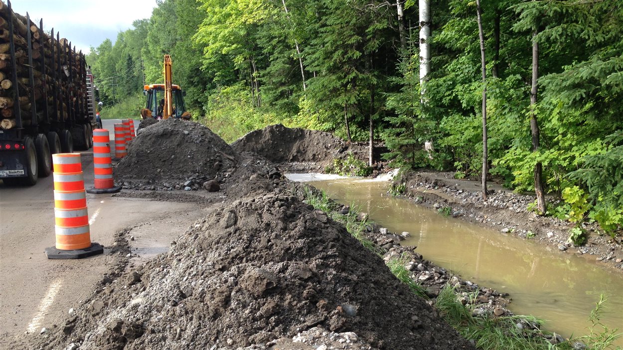 Pohénégamook : 75 résidences évacuées | Radio-Canada