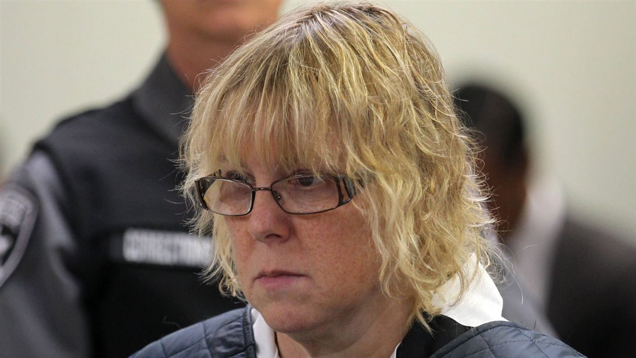 Joyce Mitchell, accusée d'avoir aidé deux prisonniers à s'évader ...