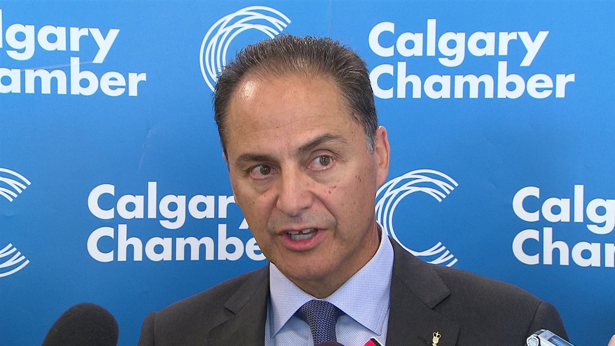 Le ministre des Finances rencontre la communauté d’affaires de Calgary ...