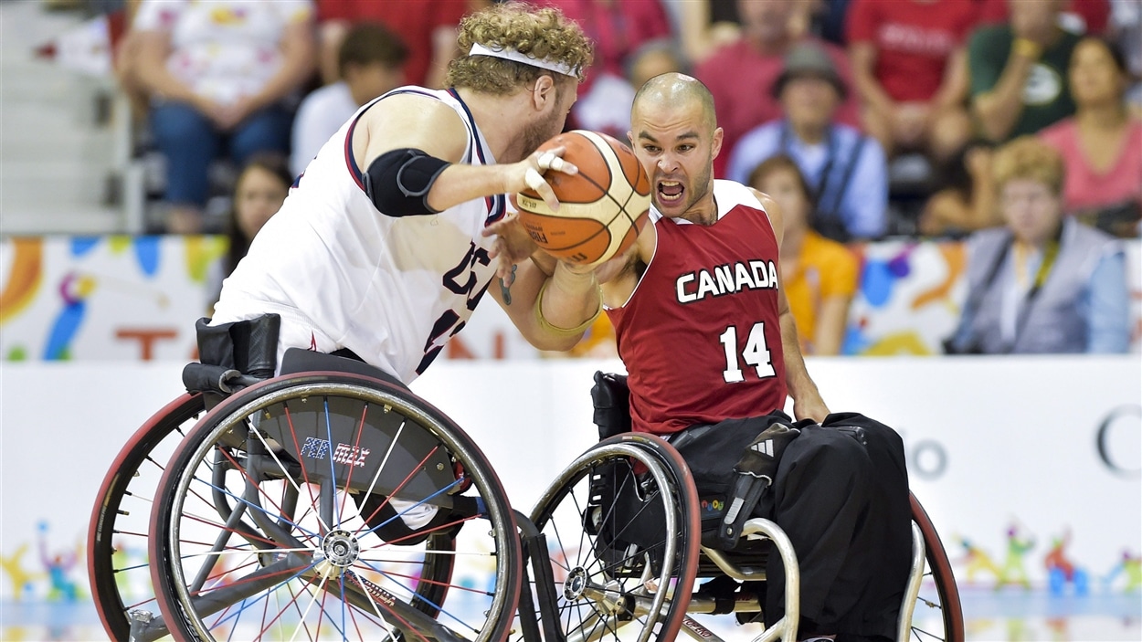 Basketball : le Canada plie en finale devant les Américains | Radio-Canada
