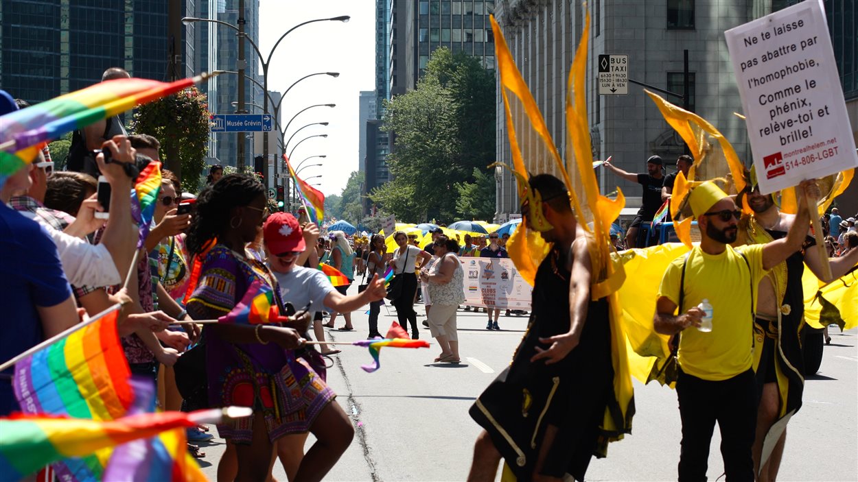 En images : le défilé de la Fierté à Montréal | Radio-Canada