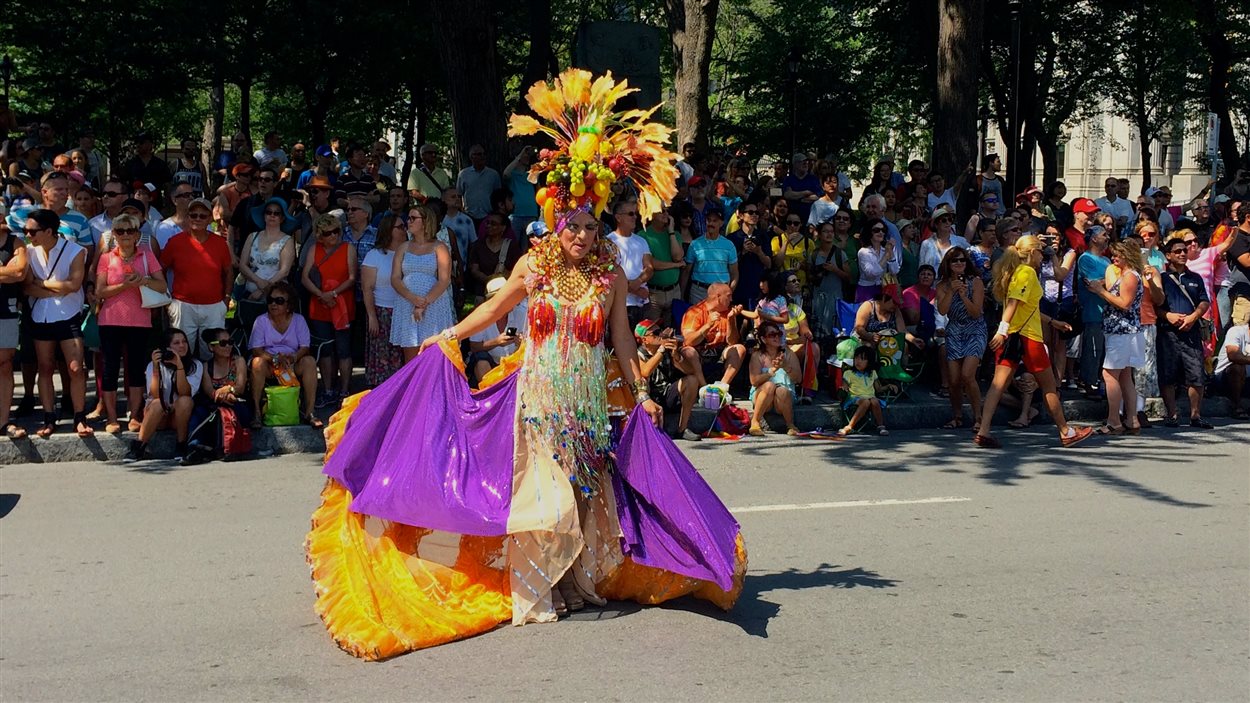 En images : le défilé de la Fierté à Montréal | Radio-Canada