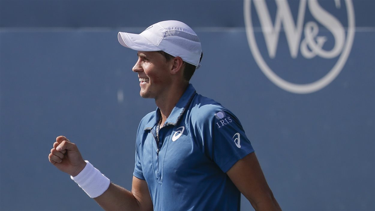 Vasek Pospisil passe le premier test | Radio-Canada