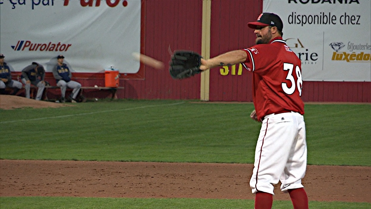 Éric Gagné, lanceur d'un soir pour les Aigles Can-Am de Trois-Rivières ...
