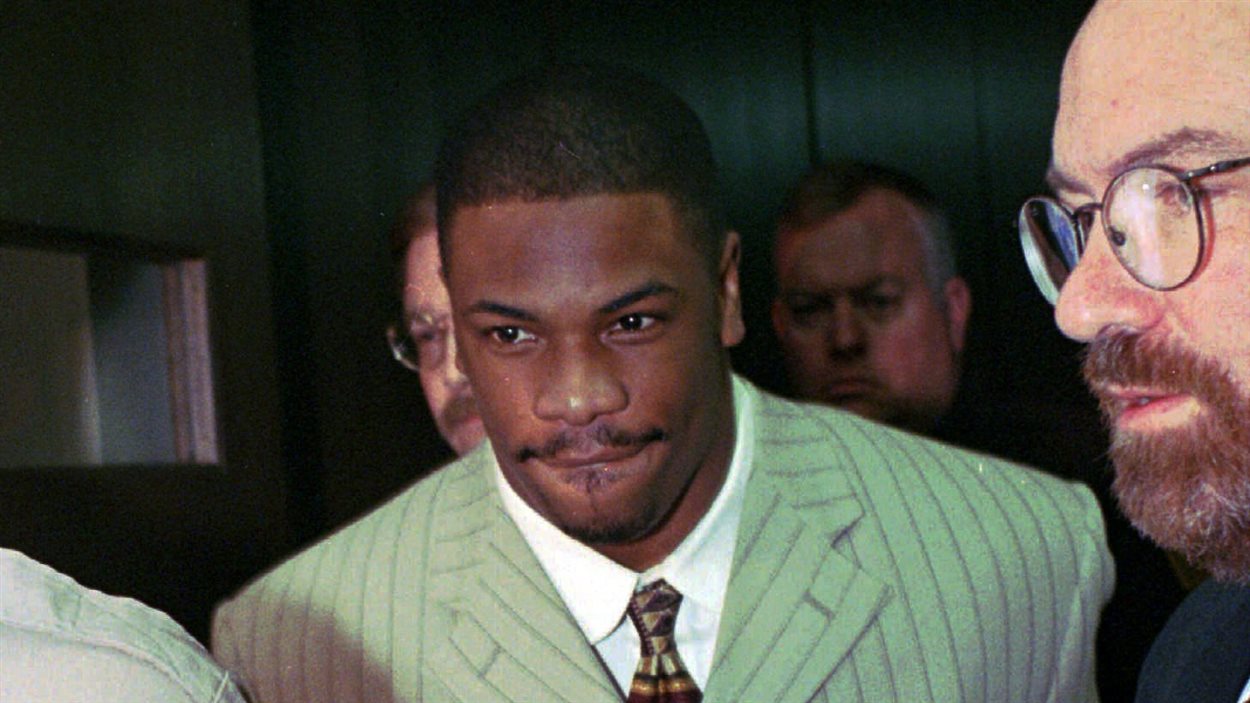 Lawrence Phillips accusé de meurtre | Radio-Canada