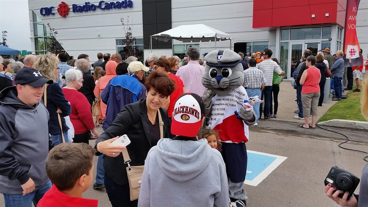 2500 personnes visitent Radio-Canada Acadie | Radio-Canada