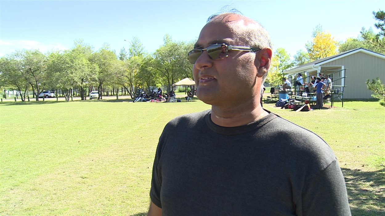 Le cricket gagne en popularité en Saskatchewan | Radio-Canada