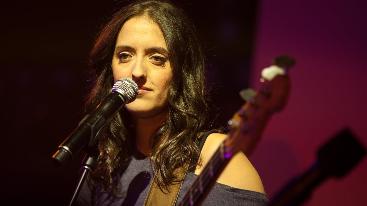 Marie-Pierre Arthur en prestation au SPOT | Radio-Canada