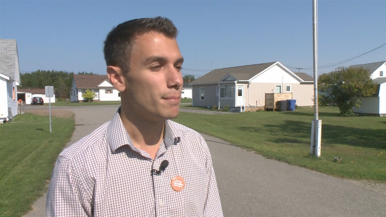 Un duel de jeunes candidats à Maisonnette | Radio-Canada