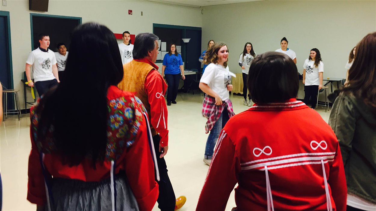 Grand rassemblement jeunesse à l'école Maurice-Lavallée | Radio-Canada