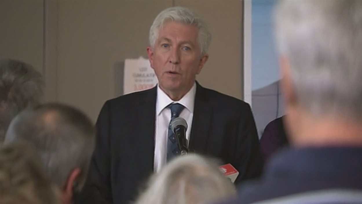 Visite éclair de Gilles Duceppe à Roberval | Radio-Canada
