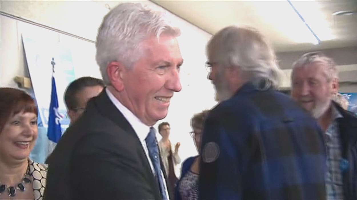Visite éclair de Gilles Duceppe à Roberval | Radio-Canada