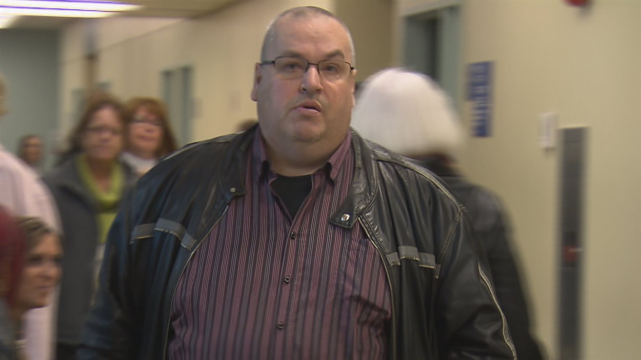 Un père reconnu coupable d'agressions sexuelles sur sa fille | Radio-Canada