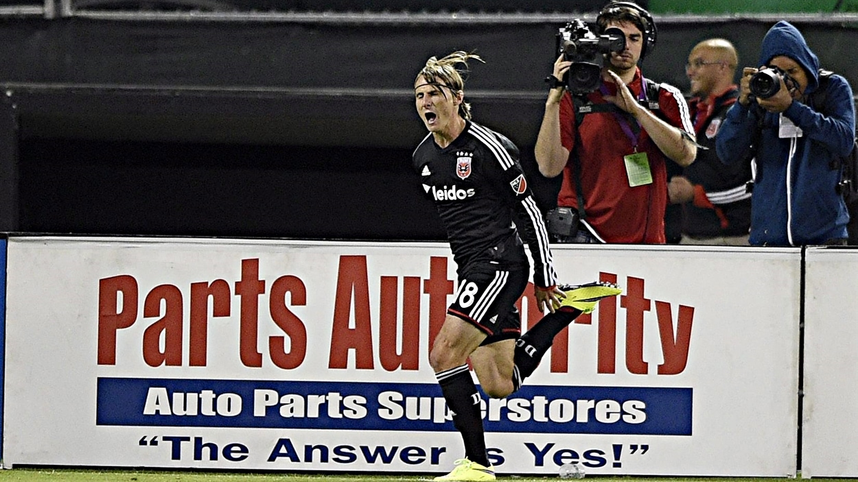 Le D.C. United élimine le Revolution | Radio-Canada