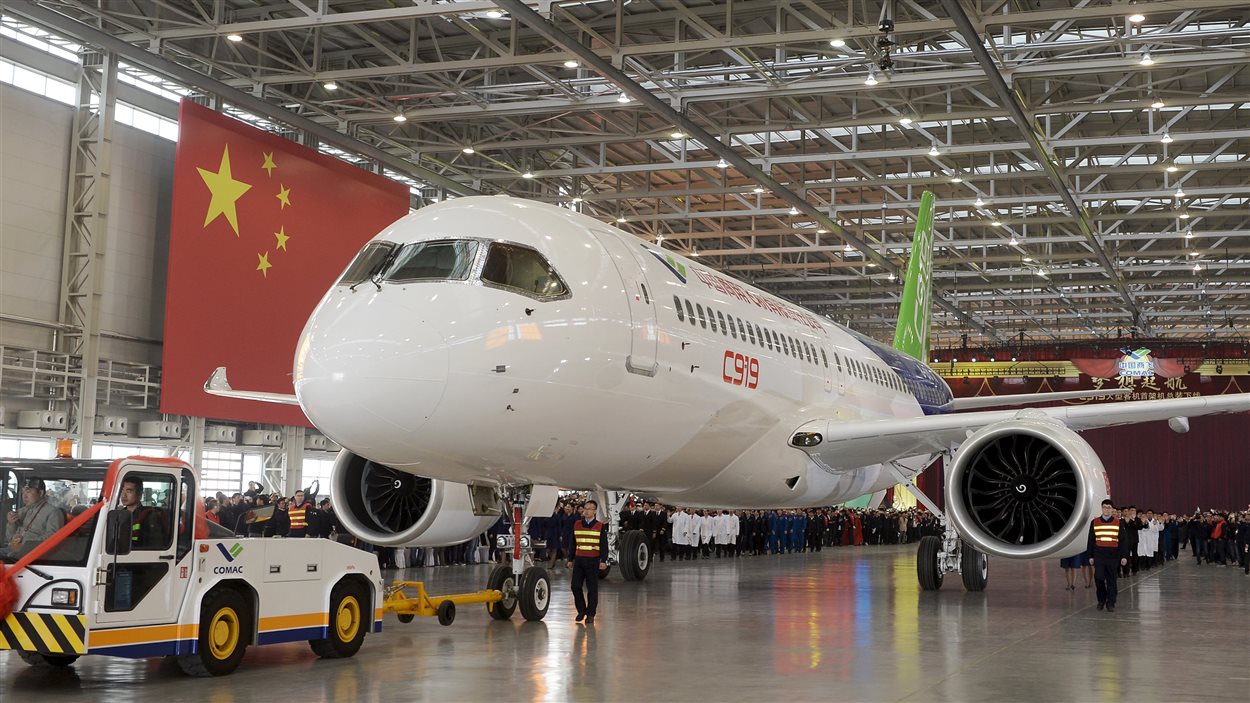 La Chine présente le C919, son premier avion commercial | Radio-Canada