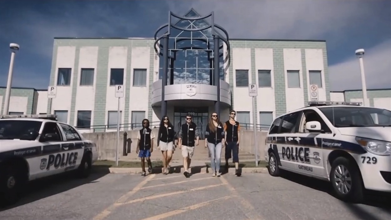 Vaincre l'intimidation à l'école avec la « Brigade 51 » à Gatineau ...