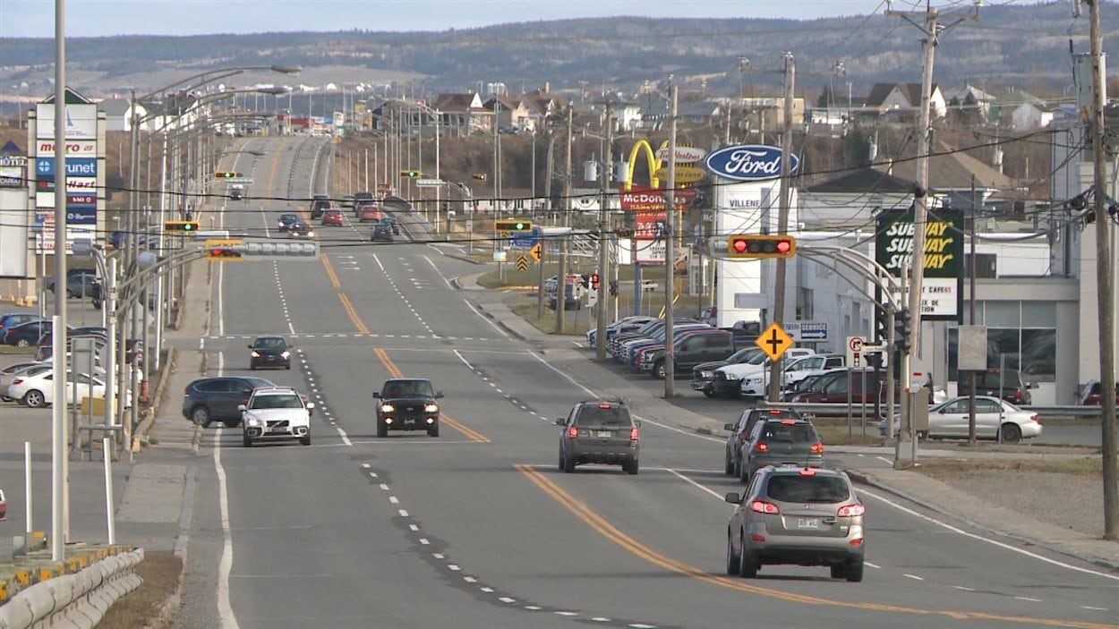 Matane tourne le dos à sa rivière et au fleuve | Radio-Canada