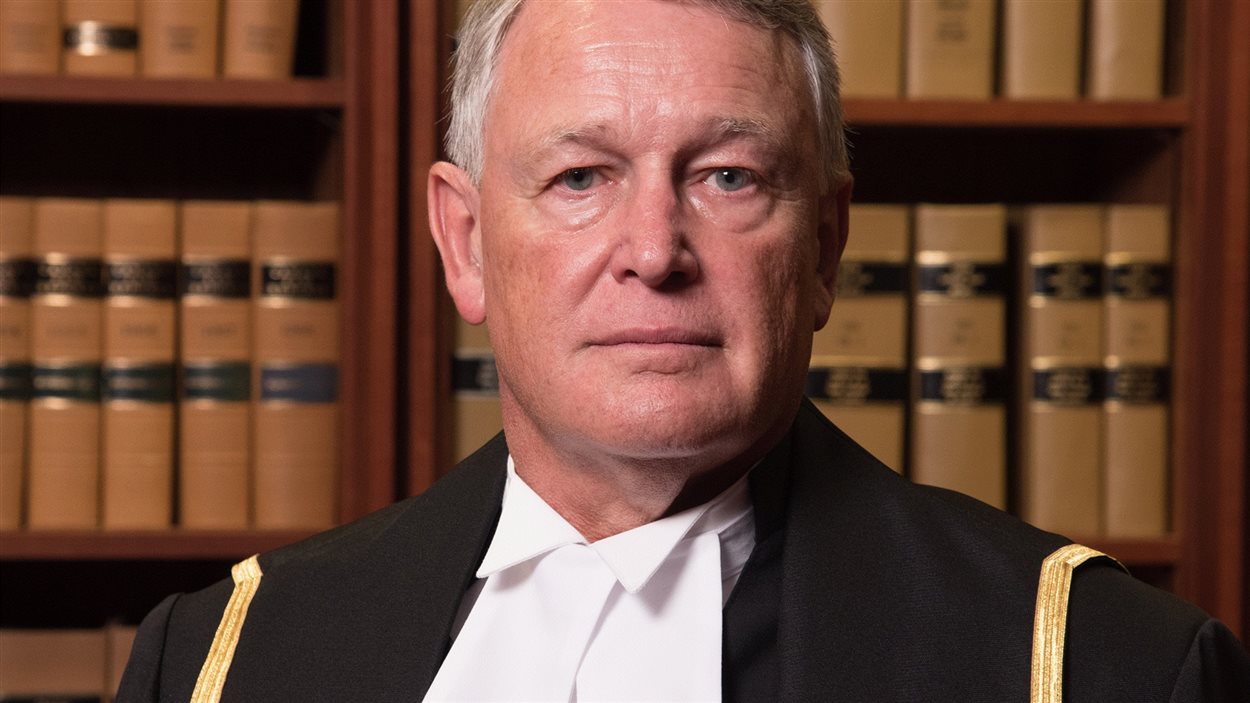 Conduite du juge Robin Camp : un comité d'enquête publique sera ...